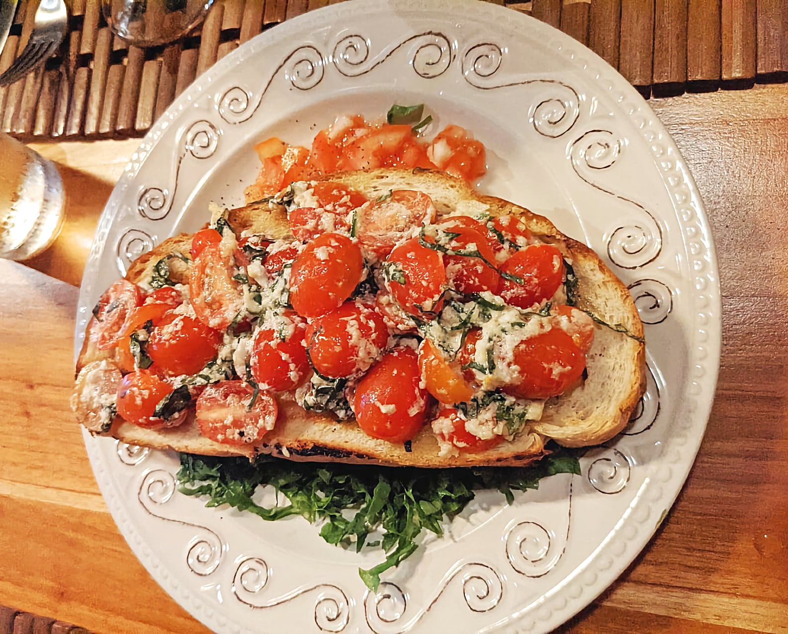 Beehive Mediterranean Restaurant | MENU & Order | FooodApp™